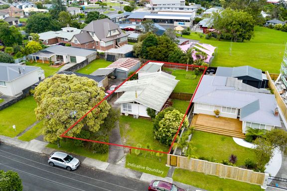 Property value - 6 Robert Burke Place, Henderson - realestate.co.nz