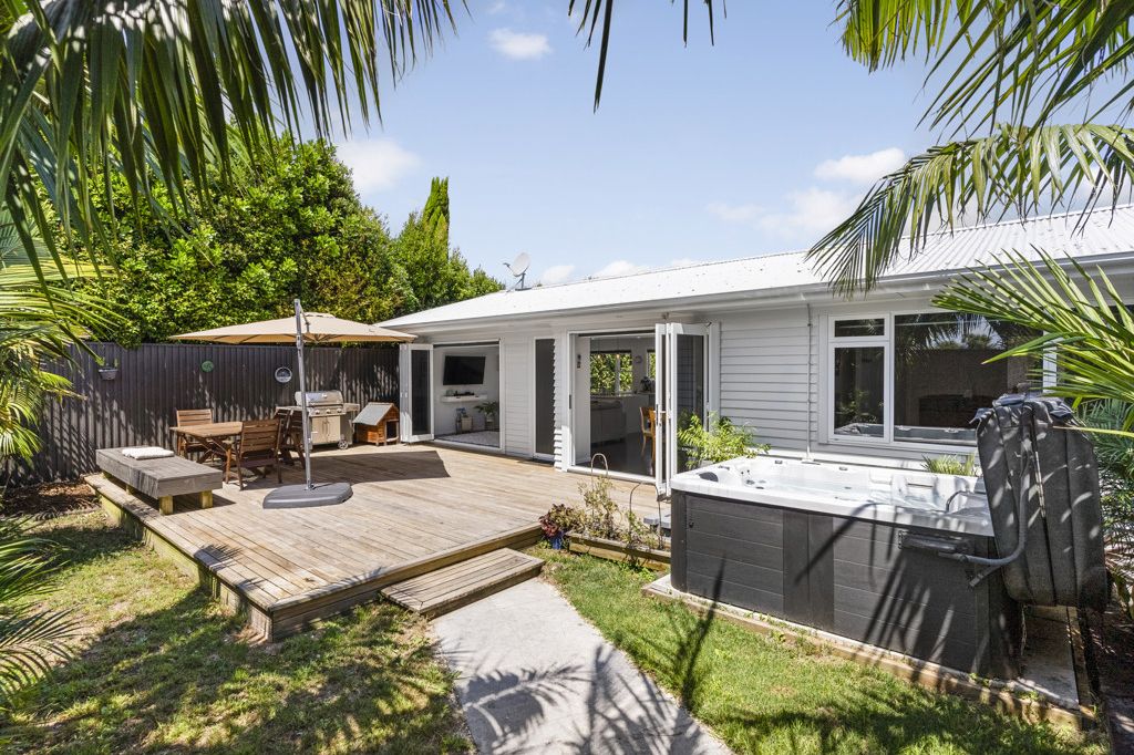 property-value-257-west-tamaki-road-waiotaiki-bay-realestate-co-nz