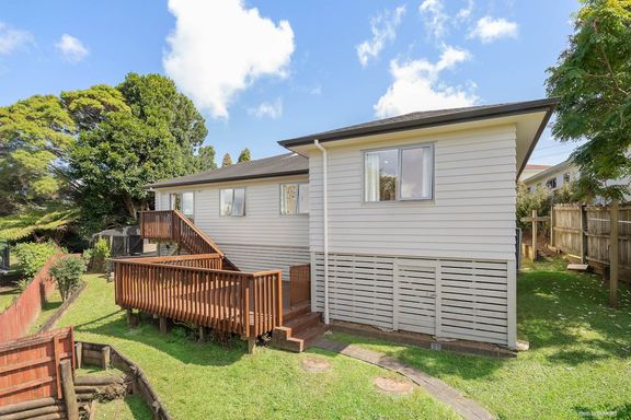 Property value - 1/15 Cherry Tree Place, Massey - realestate.co.nz