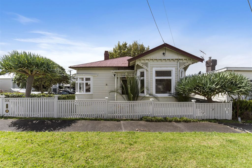 Property value - 30 Rutland Road, Stanley Point - realestate.co.nz