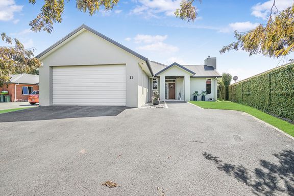 Property value - 11 Carisbrook Place, Rototuna North - realestate.co.nz