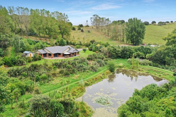 Property value - 462 Junction Road, Halcombe - realestate.co.nz