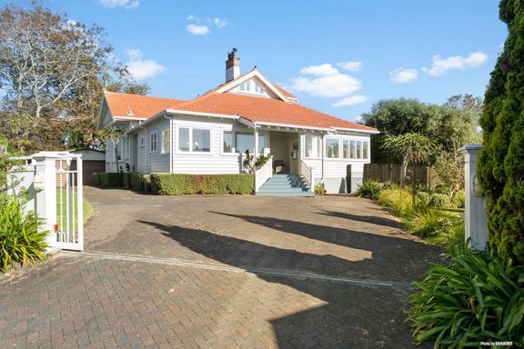 Property value - 2 Pupuke Road, Hillcrest - realestate.co.nz