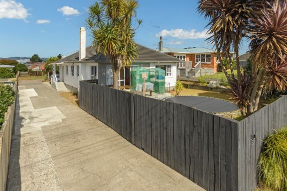 Property value - 18 Watling Street, Gate Pa - realestate.co.nz