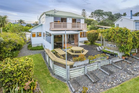 Property value - 63 Howard Road, Orere Point - realestate.co.nz