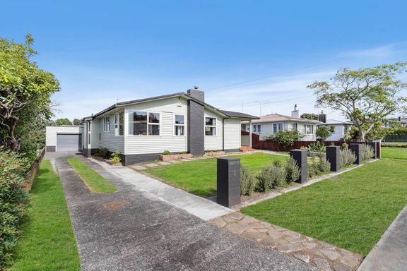 Property value - 8 Orchard Rise, Rosehill - realestate.co.nz