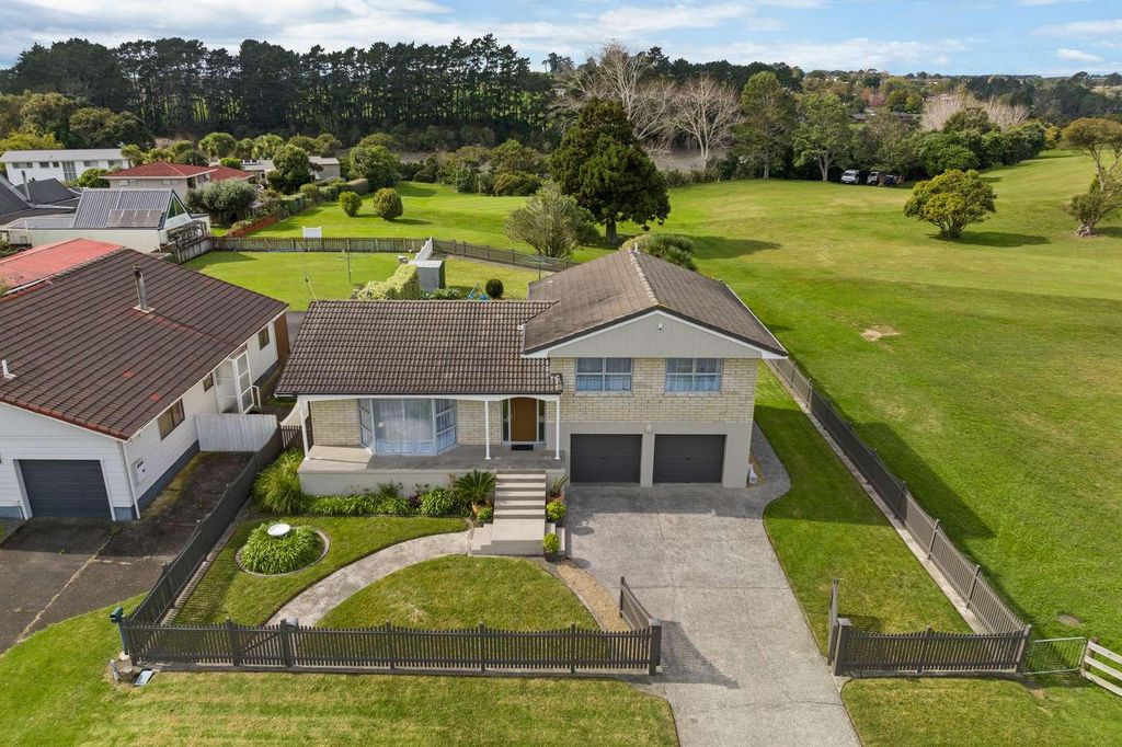 Sold - 5 Racecourse Road, Waiuku - realestate.co.nz