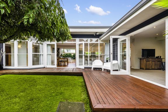 Property value - 9A Kinder Place, Meadowbank - realestate.co.nz