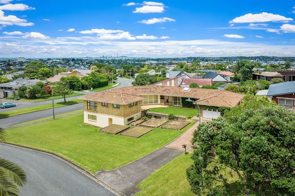 Property value - 2 Pendene Place, Forrest Hill - realestate.co.nz