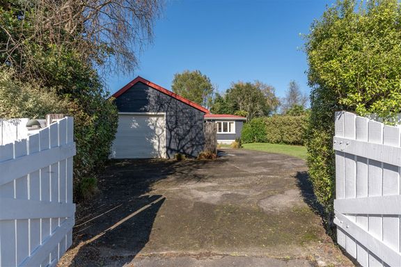 Property value - 17A Saxbys Road, Deanwell - realestate.co.nz