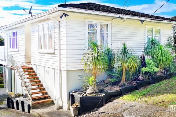 Property value - 40 Sunnyside Road, Sunnyvale - realestate.co.nz