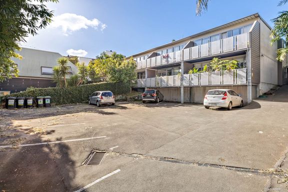 Property value - 4/11 Sentinel Road, Herne Bay - realestate.co.nz