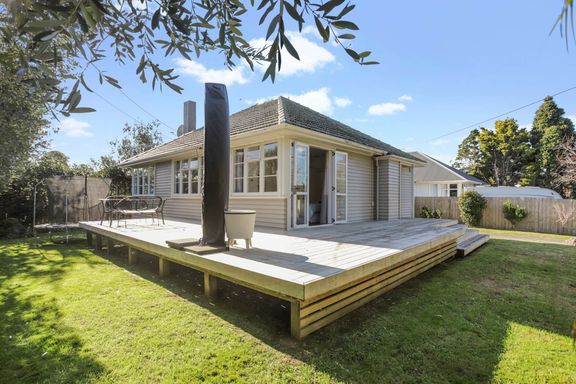 Property value - 33 Matapan Road, Panmure - realestate.co.nz
