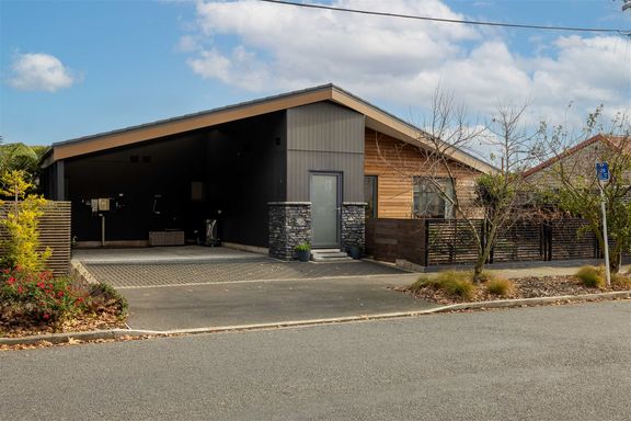 Property value - 9 Church Square, Addington - realestate.co.nz