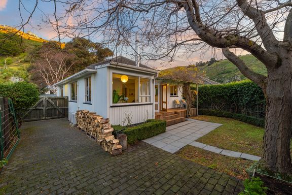 Property value - 56 Bay View Road, Moncks Bay - realestate.co.nz