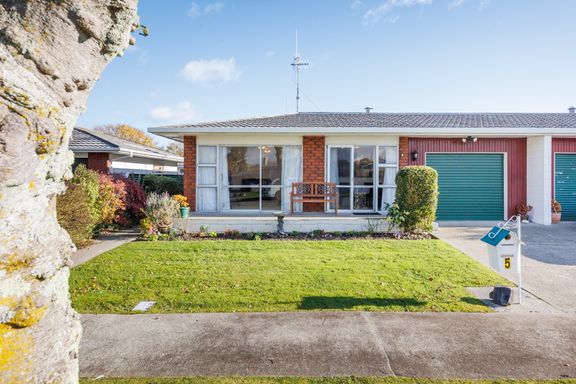 Property value - 5 Hollows Crescent, Takaro - realestate.co.nz
