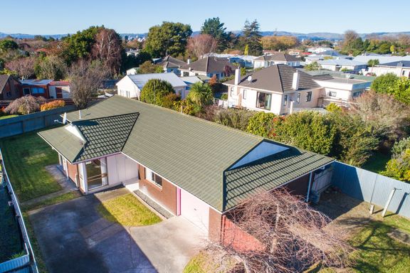Property value - 18 Westmere Place, Takaro - realestate.co.nz