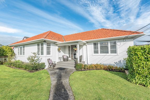 Property value - 4 Dickson Crescent, Saint Johns Hill - realestate.co.nz