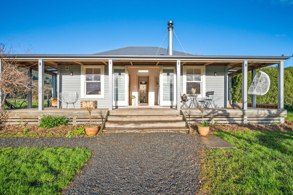 Property value - 353 Charteris Bay Road, Governors Bay - realestate.co.nz