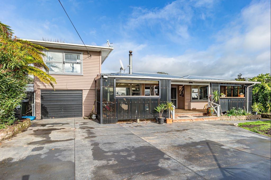 Property value - 57 Hokio Beach Road, Levin - realestate.co.nz