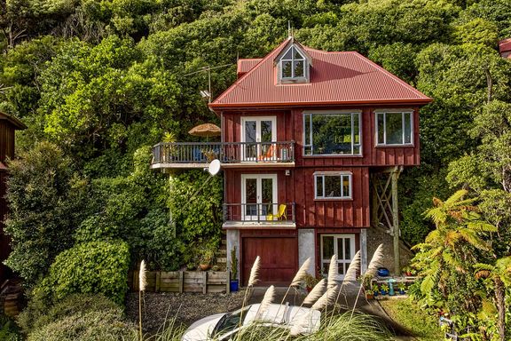 Property value - 8D Tawa Street, Eastbourne - realestate.co.nz