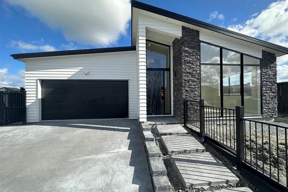 Property value - 19 Spars Road, Wainui - realestate.co.nz