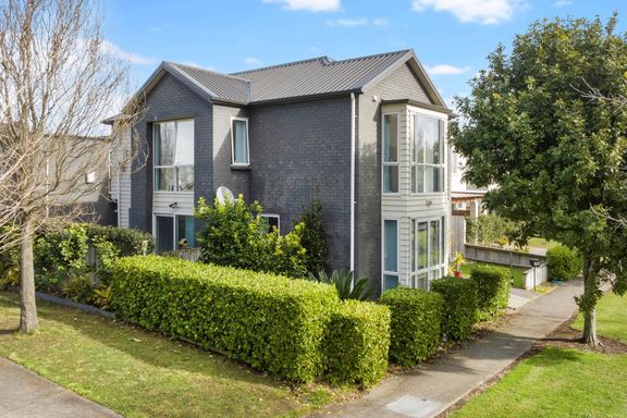 Property value - 37 Popokatea Drive, Takanini - realestate.co.nz