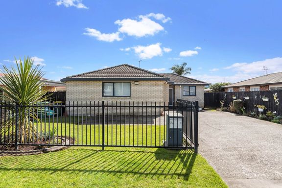 Property value - 86 Manuroa Road, Takanini - realestate.co.nz