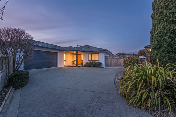 Property value - 11 Colorado Crescent, Milson - realestate.co.nz