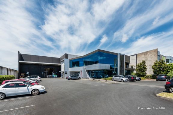 Property value - 8 Arrenway Drive, Rosedale - realestate.co.nz