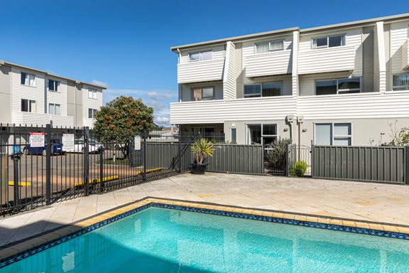 Property value - 14/3 Riverside Road, Orewa - realestate.co.nz