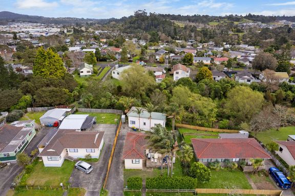 Property value - 15 Edwin Freeman Place, Ranui - realestate.co.nz