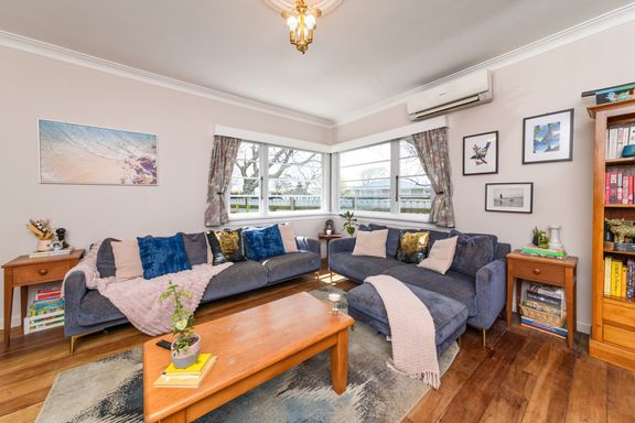 Property value - 10 Liverpool Street, Takaro - realestate.co.nz