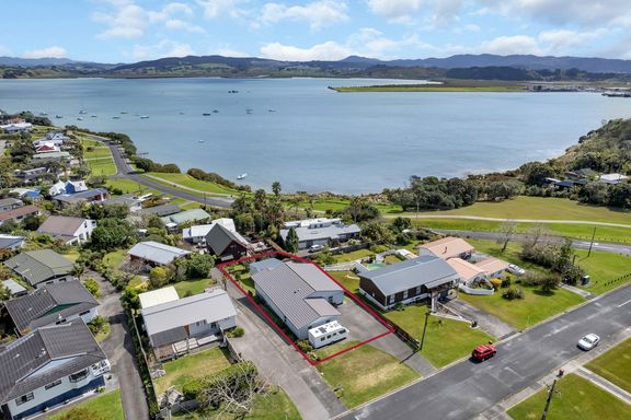 Property value - 16 Pah Road, Onerahi - realestate.co.nz