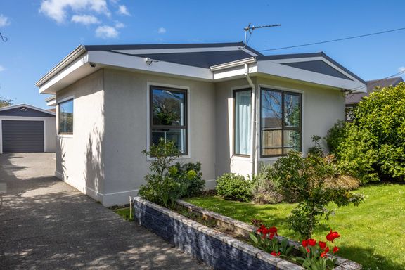 Property value - 17 Pinewood Avenue, North New Brighton - realestate.co.nz