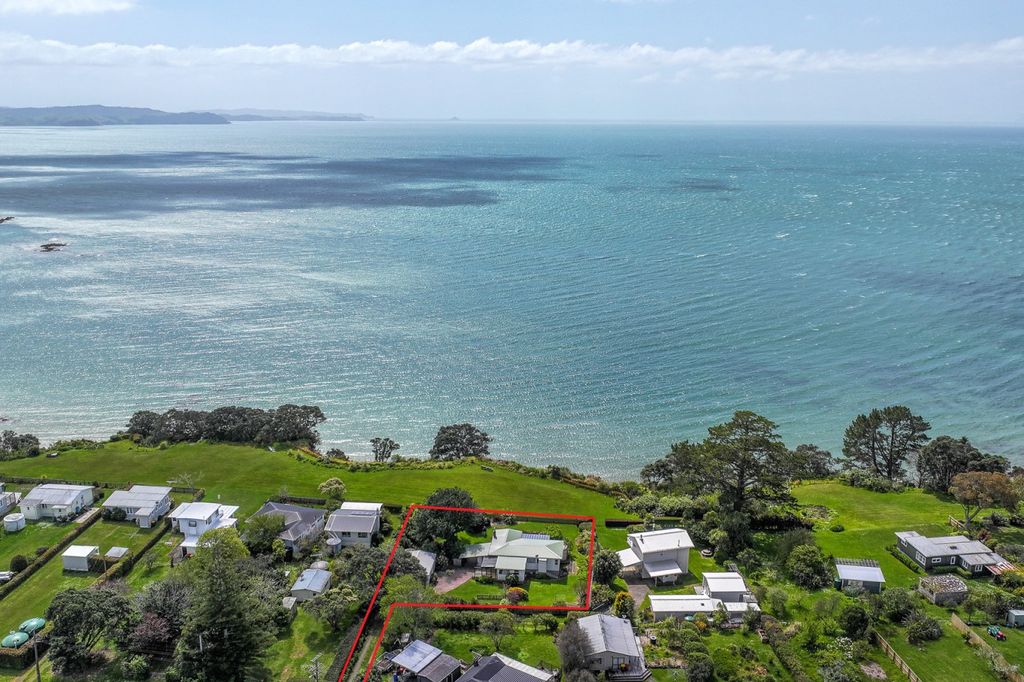 Property value - 107 Howard Road, Orere Point - realestate.co.nz