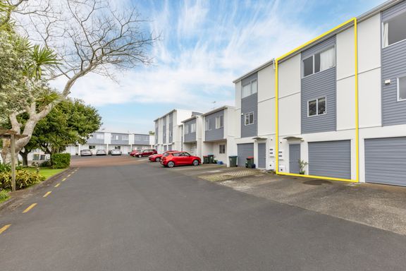 Property value - 11/218 Captain Springs Road, Onehunga - realestate.co.nz