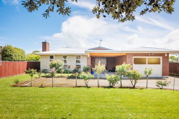 Property value - 15 College Street, Awapuni - realestate.co.nz