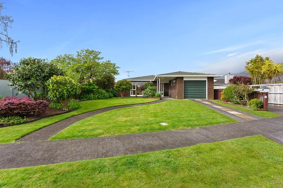 Property value - 11 Rewarewa Crescent, Waikanae - realestate.co.nz