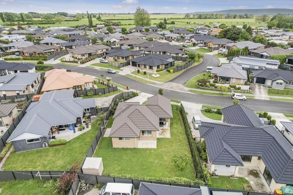 Property value - 18 Stan Heather Drive, Deanwell - realestate.co.nz