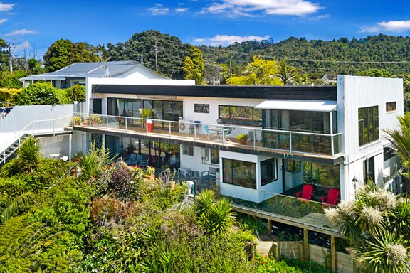 Property value - 18 Kitewaho Road, Swanson - realestate.co.nz