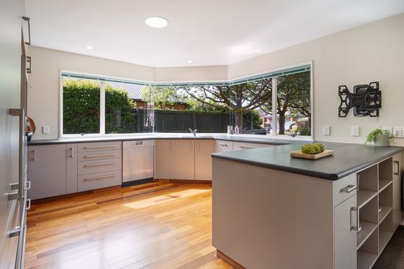Property value - 8 Parkham Drive, Burnside - realestate.co.nz