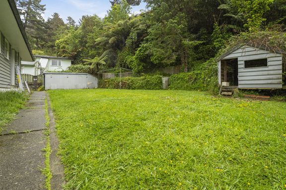 Property value - 22 Thomson Grove, Stokes Valley - realestate.co.nz