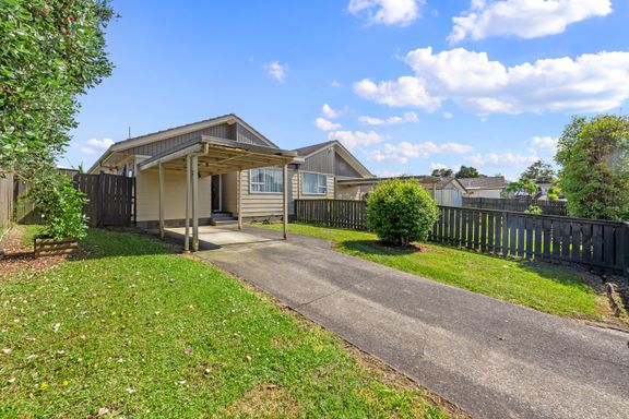 Sold - 1/3 Dorendia Place, Clendon Park - realestate.co.nz