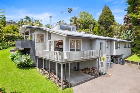 Property value - 7 Chevron Place, Castor Bay - realestate.co.nz