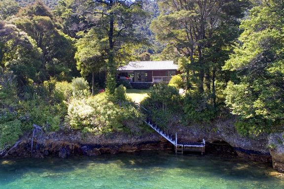 Property value - 19 Kamahi Road, Tennyson Inlet - realestate.co.nz