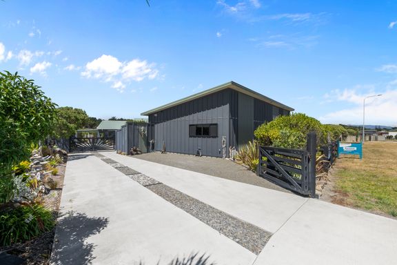 Property value - 46 Kent Avenue, Waitarere Beach - realestate.co.nz