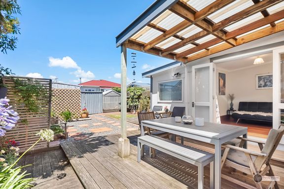 Property value - 8 Beach Street, Petone - realestate.co.nz