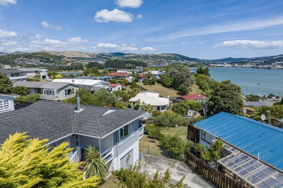 Property value - 10 Inlet View, Titahi Bay - realestate.co.nz