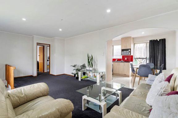 Property value - 2/16 Craigbank Avenue, New Lynn - realestate.co.nz